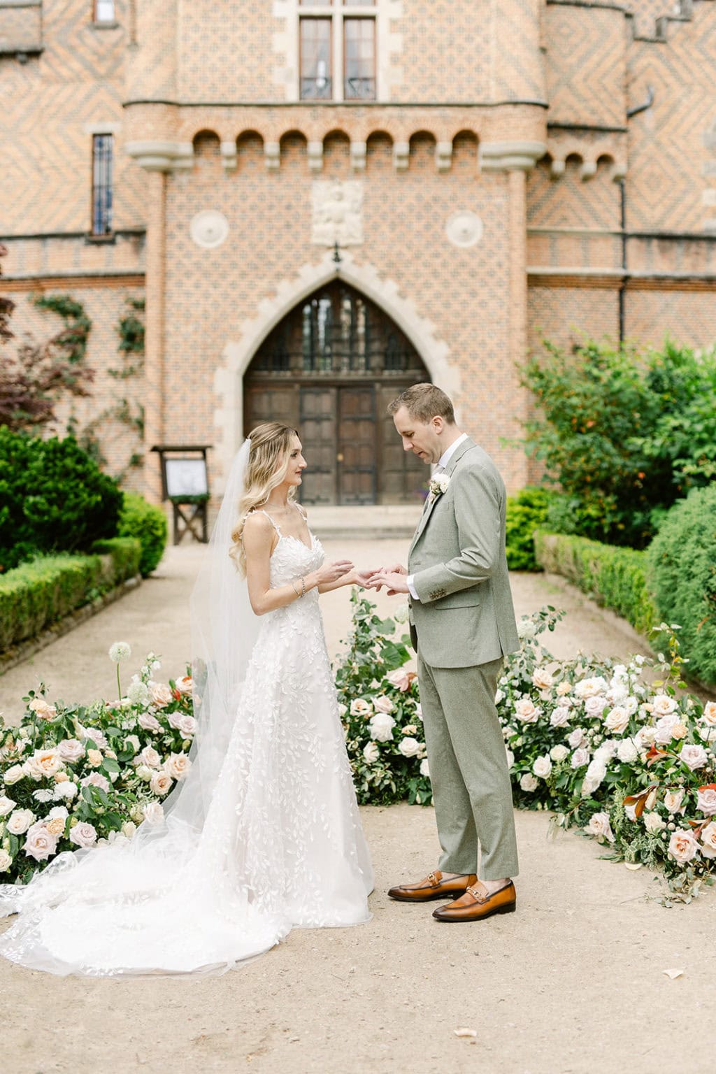 A French-American Wedding at Chateau de Maulmont - Iconic Wedding